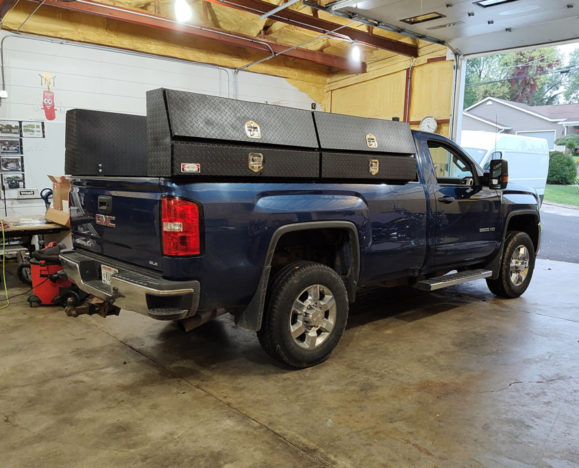 Choosing the Best Lift Gate for Your Truck Fleet | TNT Upfitters